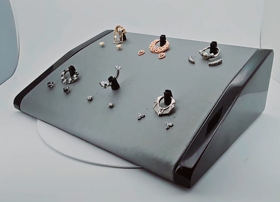 Body jewelry display store